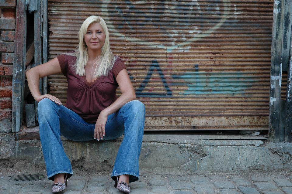 Δ. Λιάνη Παπανδρέου: "Δεν συγκατοικώ με παπά, δεν μετακόμισα σε ξένο ...