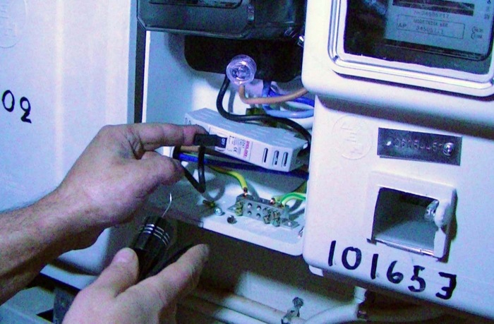 ΕΚΠΟΙΖΩ: Αθέμιτες και καταχρηστικές πρακτικές της ΔΕΔΔΗΕ για τις ...