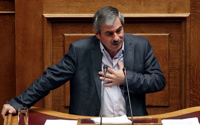 Πετράκος: «Δεν παραδίδουμε τις έδρες» | Tribune.gr