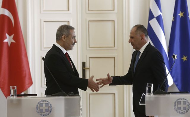 Ο Φιντάν απειλεί την Ελλάδα με το θράσος ενός τουρκεμένου Κούρδου - Η ...